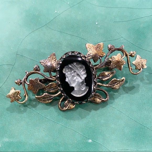 Vintage | Jewelry | Vintage Intaglio Brooch With Bronze Tone Vine ...